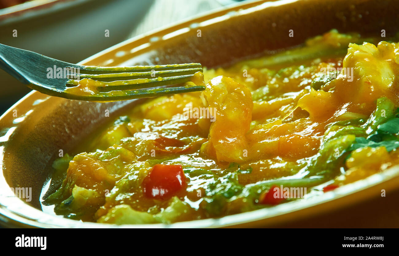 Spaghetti Squash Chow Mein, healthy Chinese takeout Stock Photo - Alamy