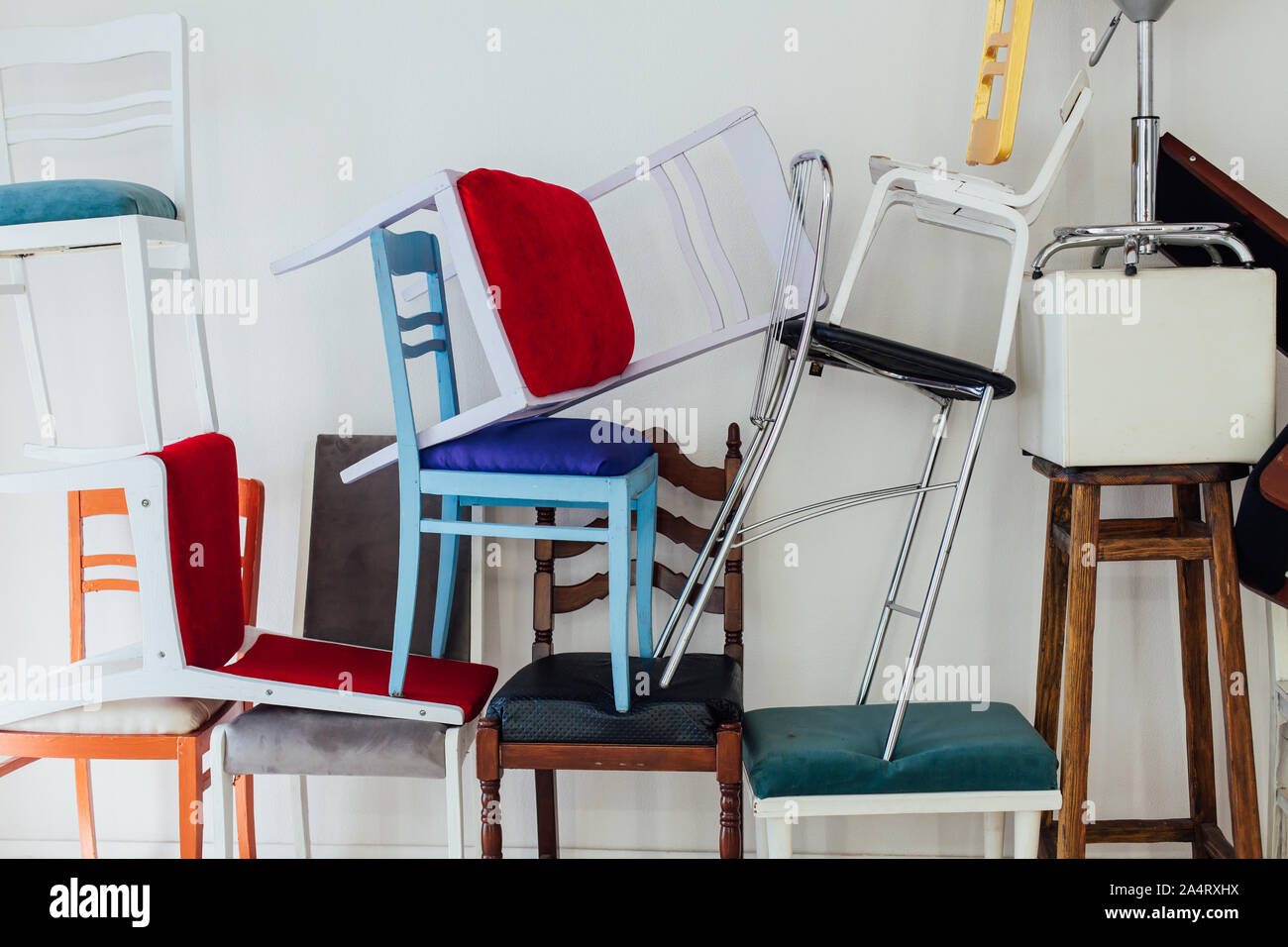 Different chairs in dining room hi-res stock photography and images - Alamy