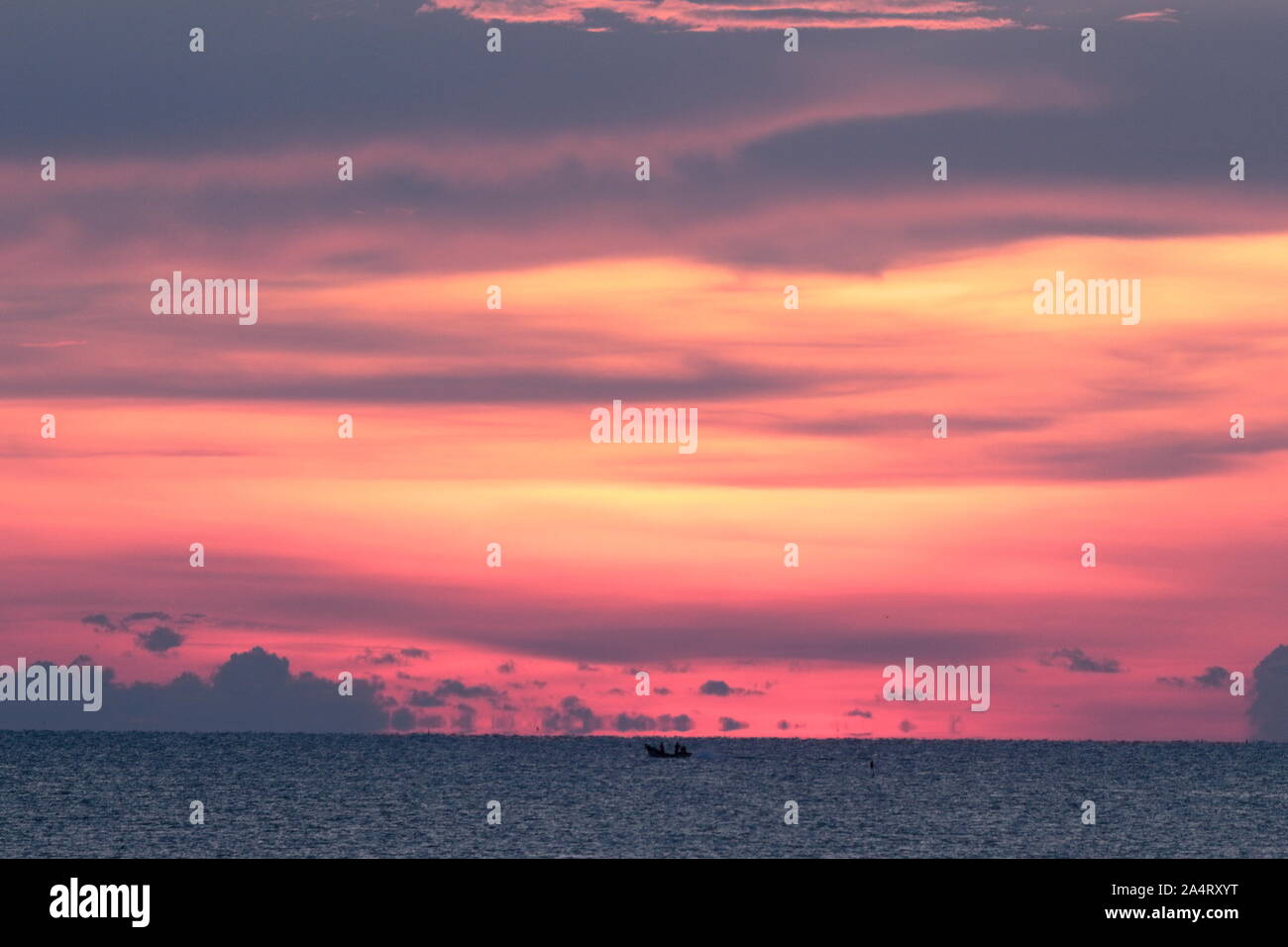 Photo clouds in the morning, at sunrise And changing the color and ...