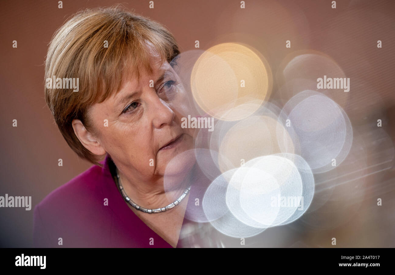 Berlin, Germany. 16th Oct, 2019. Chancellor Angela Merkel (CDU) is ...