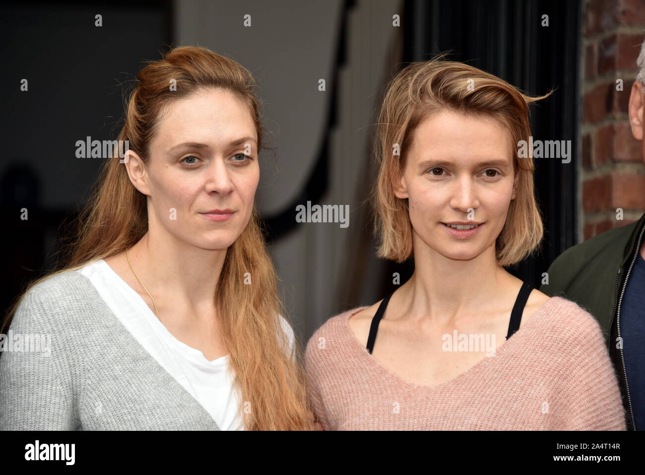 Cologne, Germany. 15th Oct, 2019. The actress Franziska Junge and Frida ...
