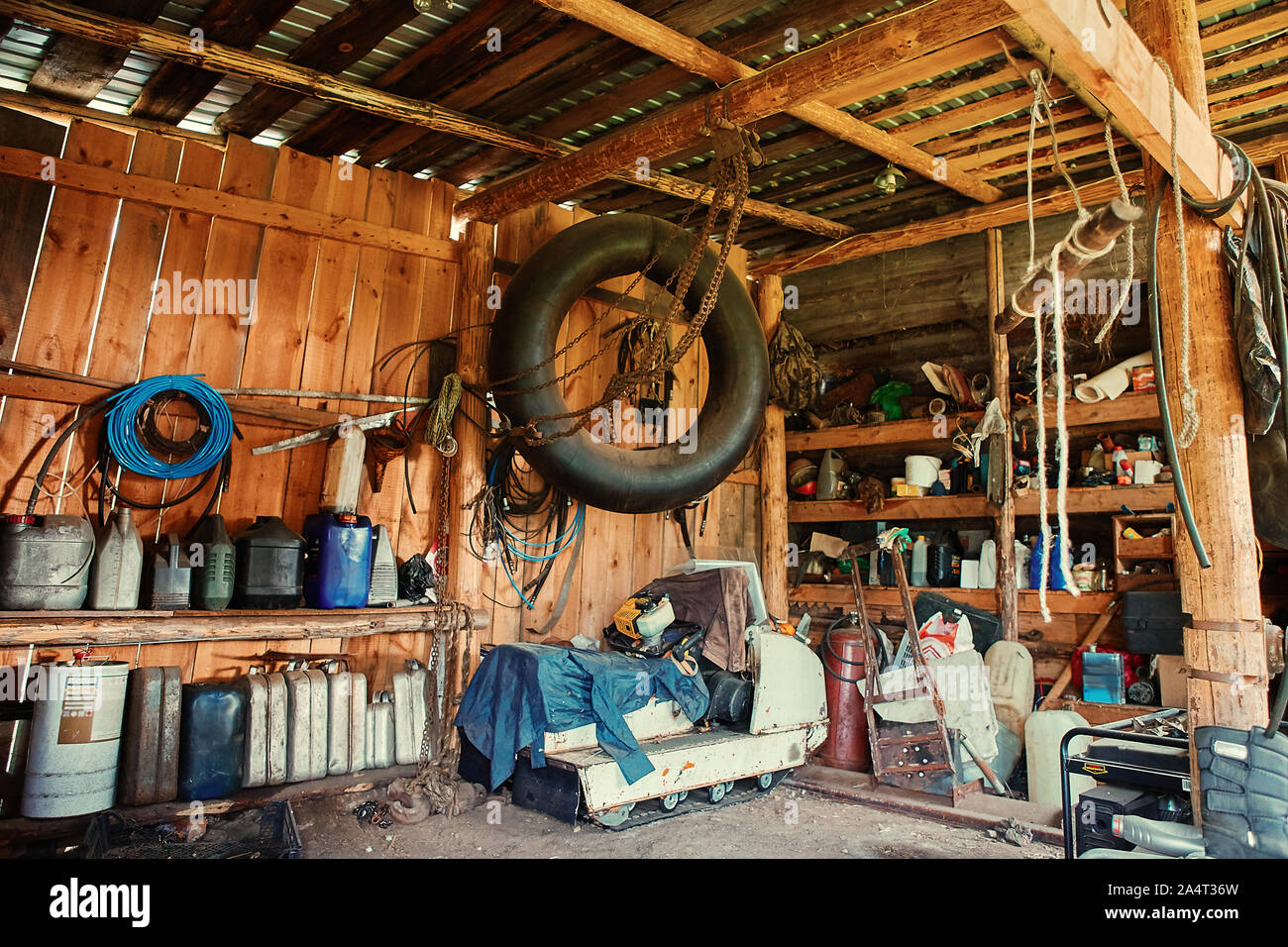 Hammer hanging tool shed hi-res stock photography and images - Alamy