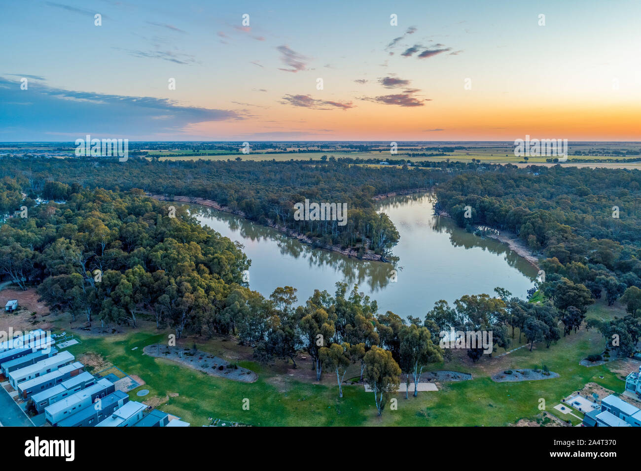 Holiday park cabins on the shores of Murray RIver in Moama, NSW ...