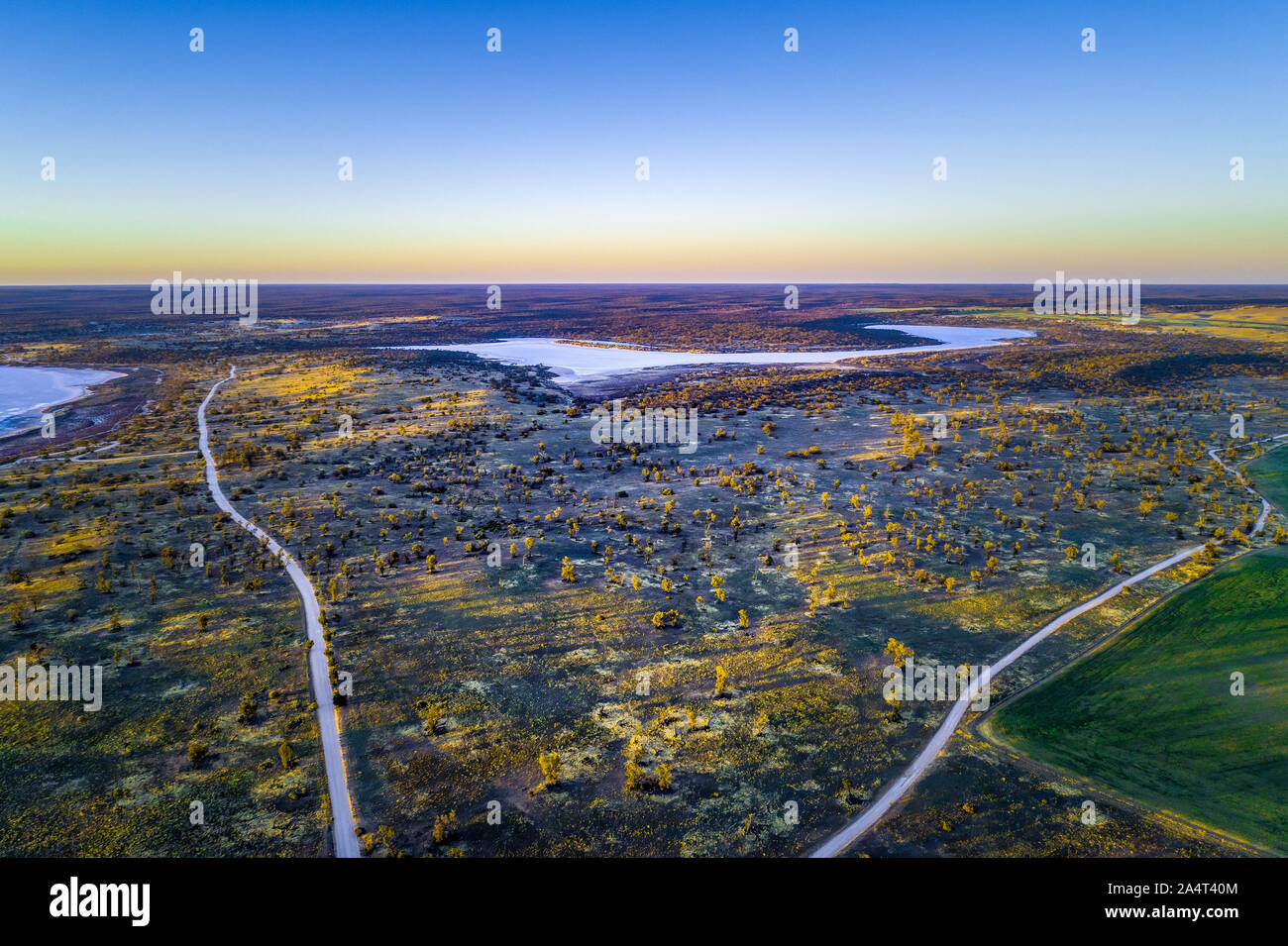 Desert and salt lake at dusk. Murray-Sunset National Park, Victoria ...