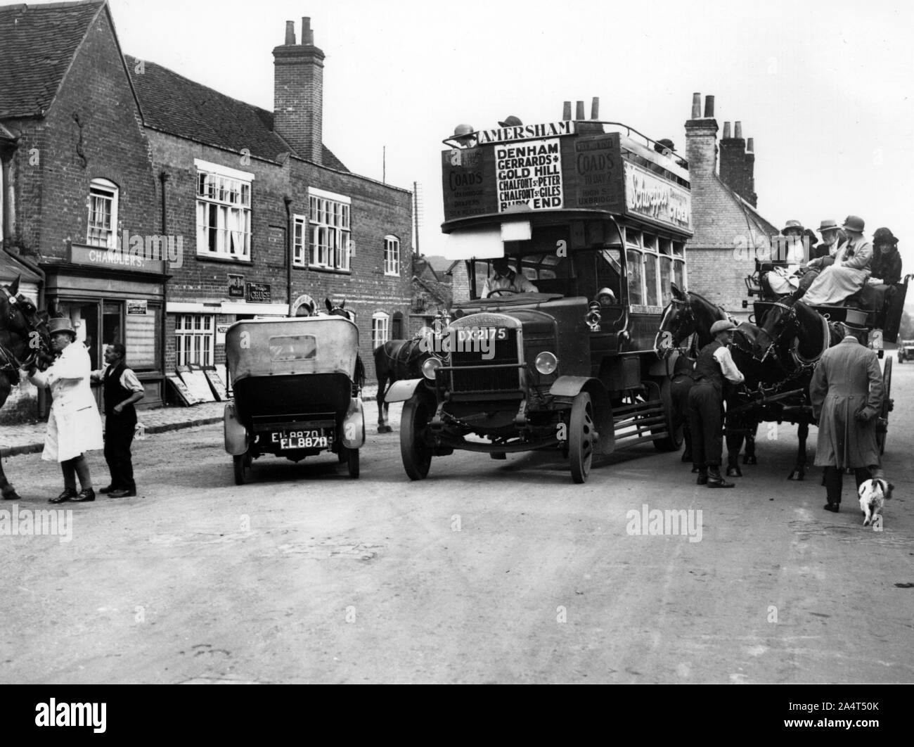 Bus transport 1920s hi-res stock photography and images - Alamy