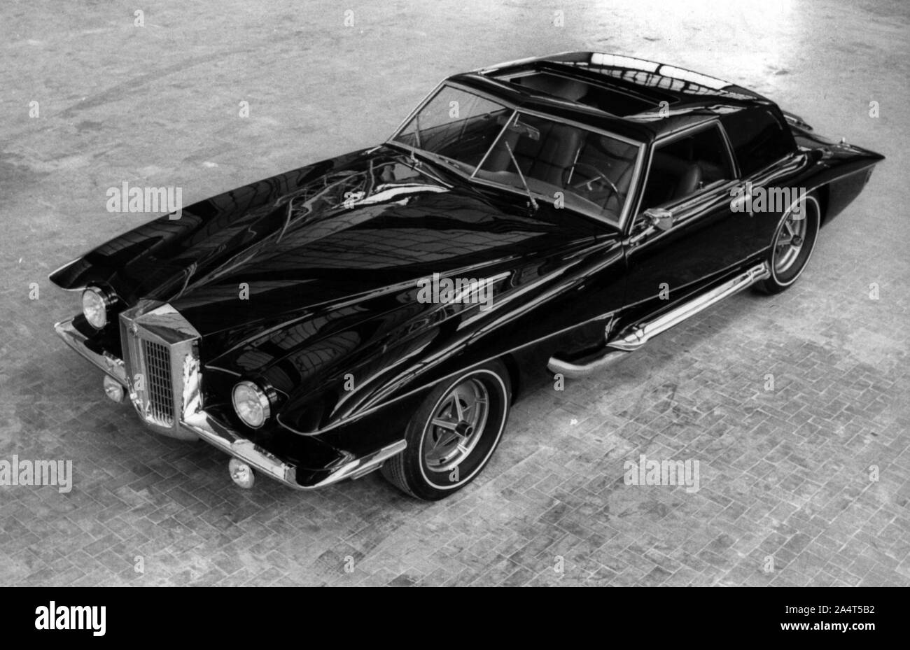 1970 Stutz Blackhawk Stock Photo - Alamy
