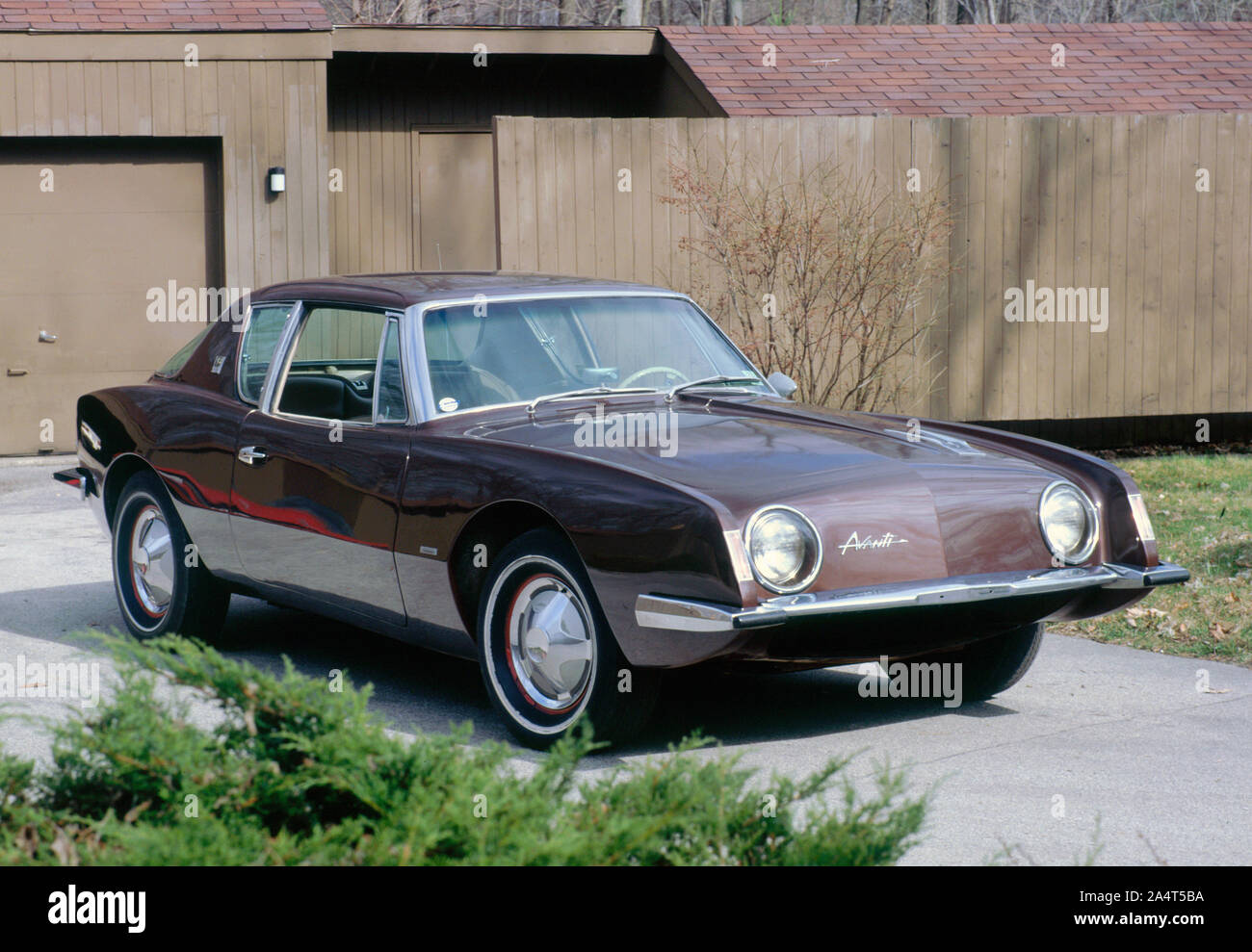 Avanti studebaker hi-res stock photography and images - Alamy