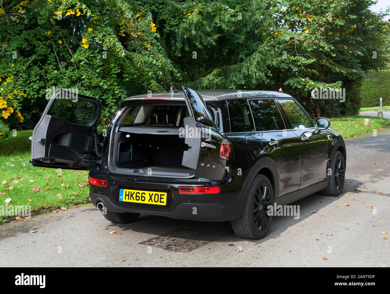 Mini with rear doors hi-res stock photography and images - Alamy