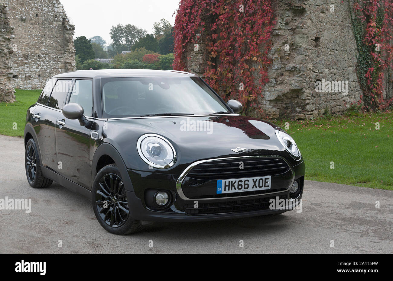 Mini clubman estate hi-res stock photography and images - Alamy