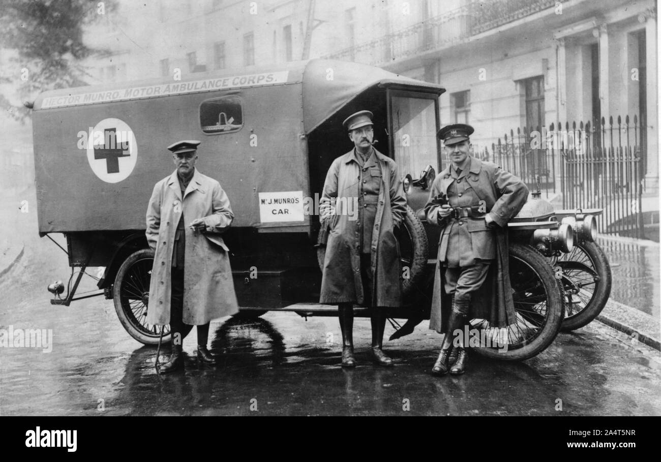 Daimler ambulance, World War 1 Stock Photo - Alamy