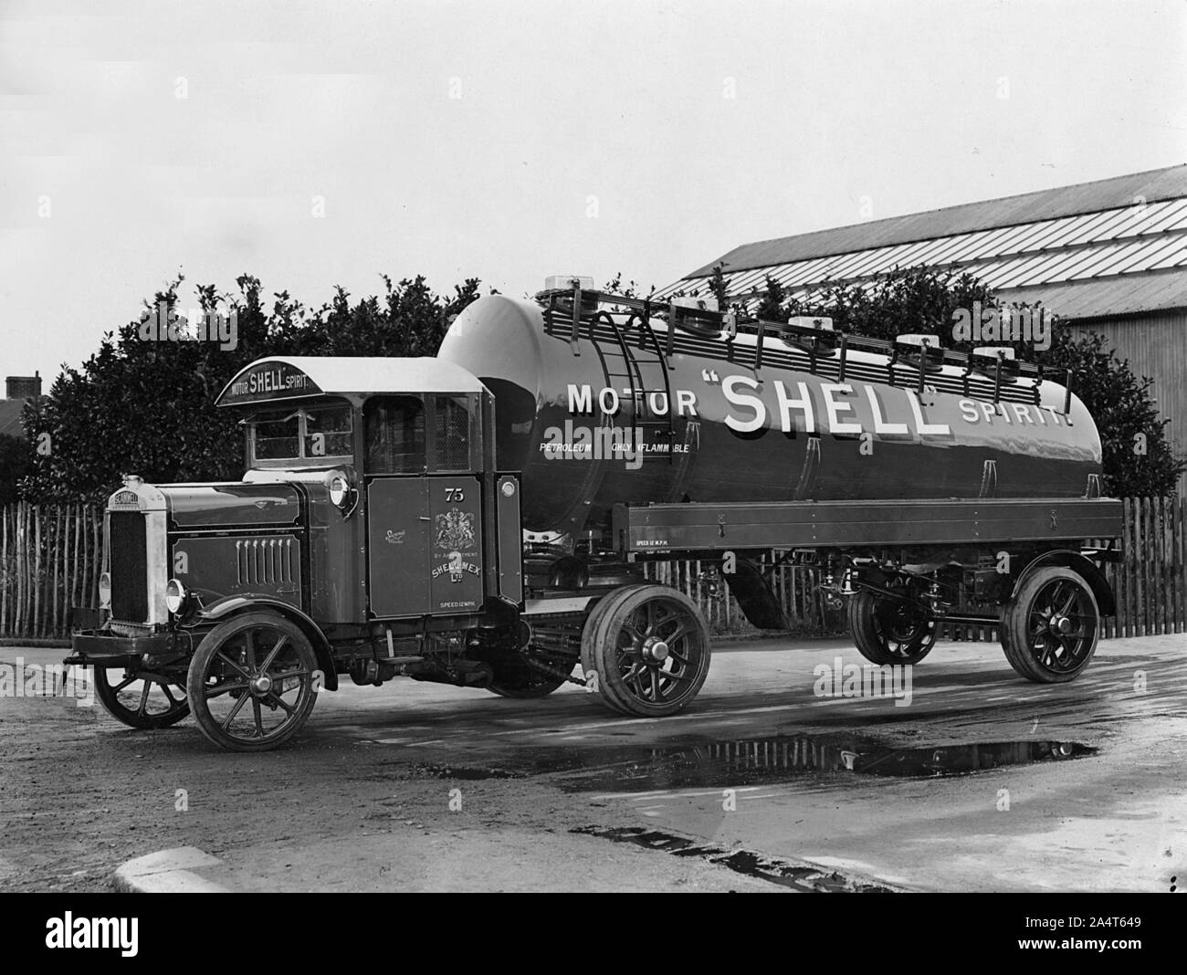 1928 Scammell petrol tanker for Shell Stock Photo - Alamy
