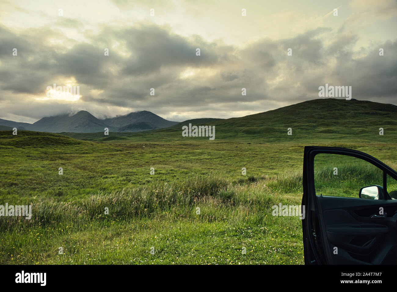 Scottish highlands car hi-res stock photography and images - Alamy