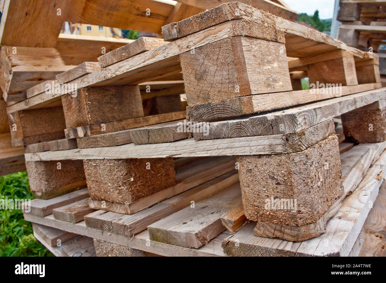 Disposable pallet hi-res stock photography and images - Alamy