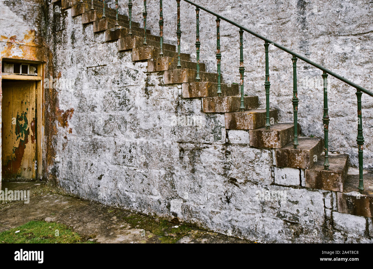 Outside steps and handrail hi-res stock photography and images - Alamy