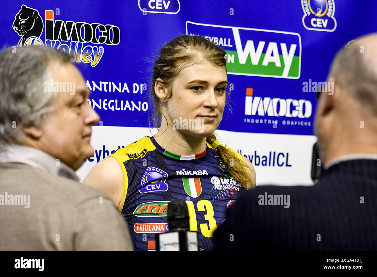 Samanta fabris hi-res stock photography and images - Alamy