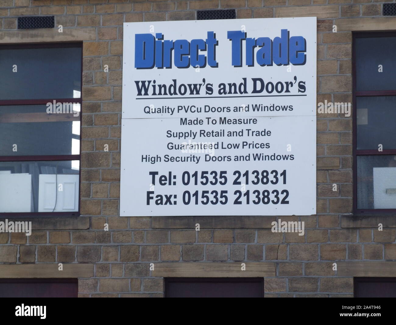 Incorrect use of the apostrophe on sign Stock Photo - Alamy