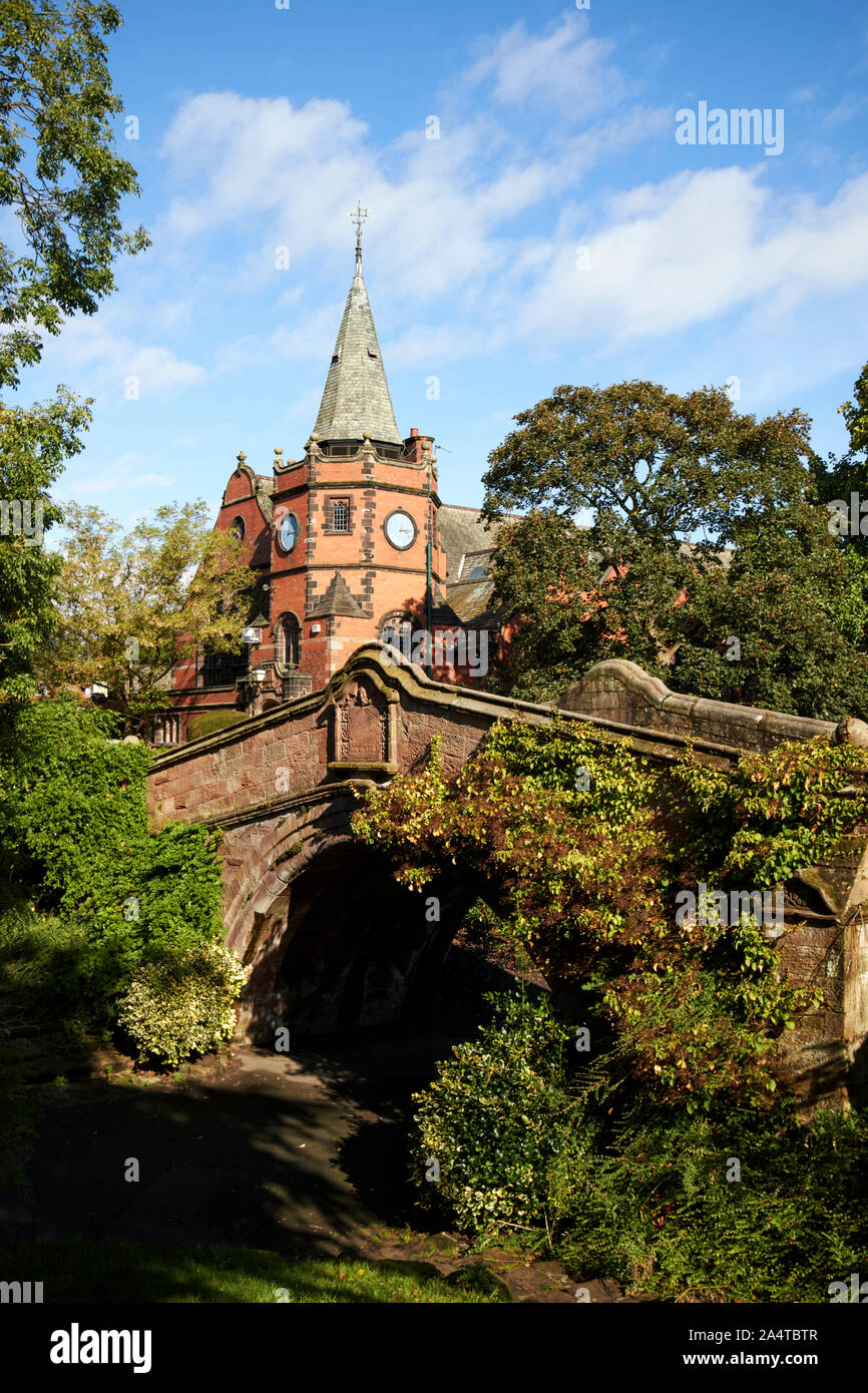 Dell bridge port sunlight village hi-res stock photography and images ...