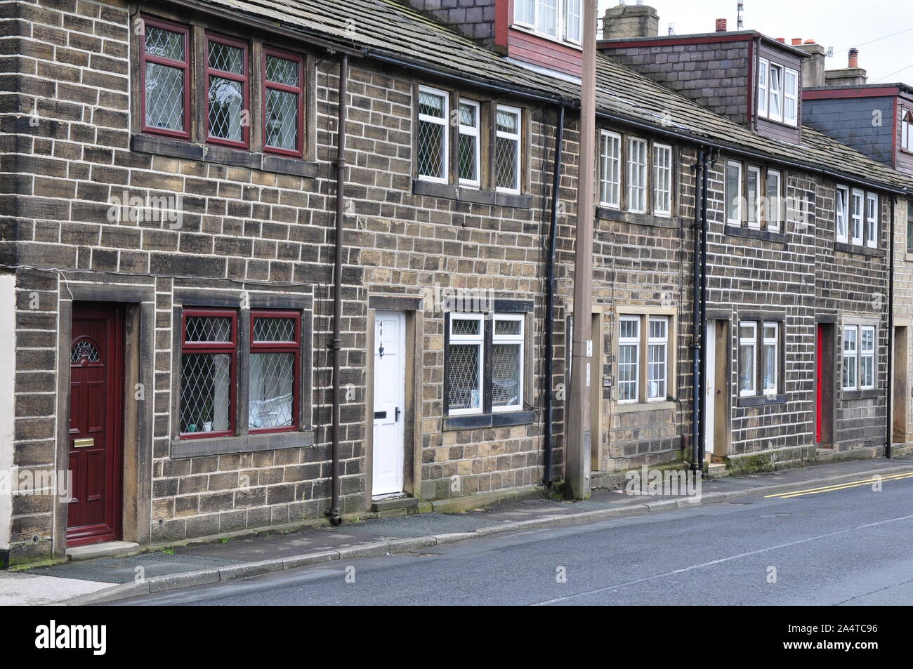 Weavers cottage with large windows hi-res stock photography and images ...