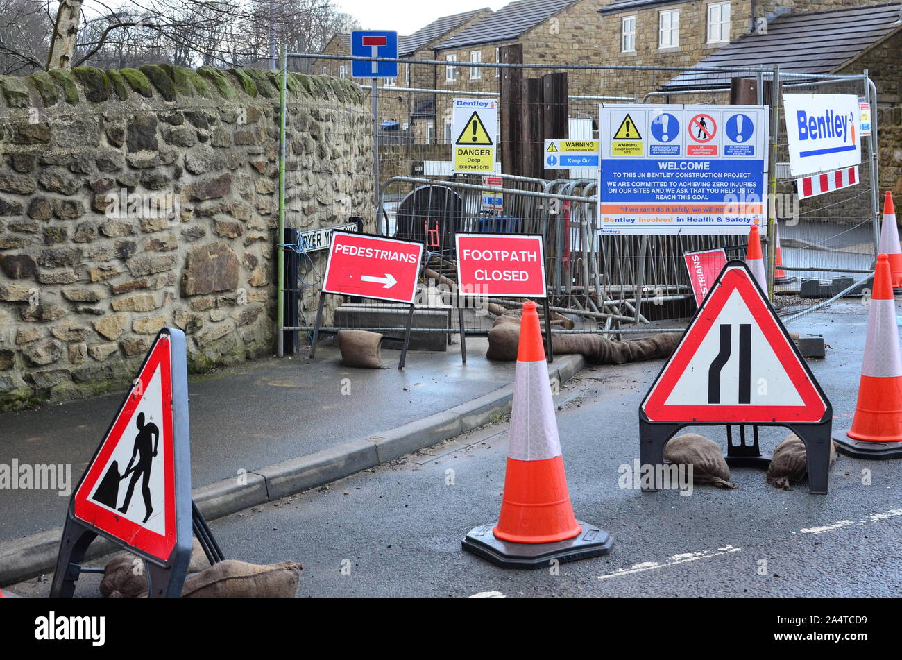 Health and safety signs construction hi-res stock photography and ...