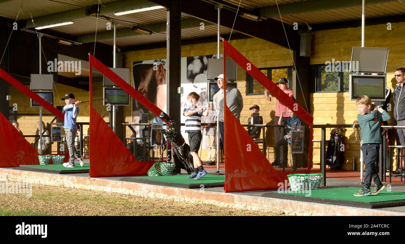 Driving range toptracer hi-res stock photography and images - Alamy