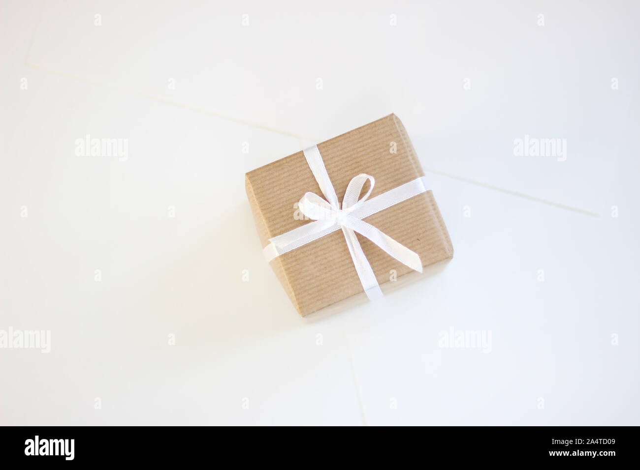 Overhead gift box hi-res stock photography and images - Alamy
