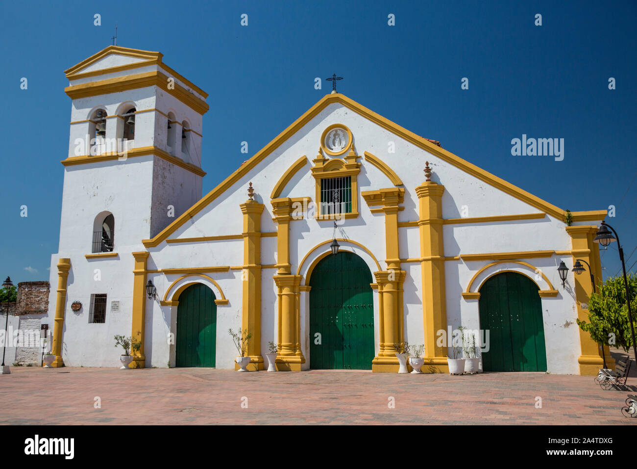 Iglesia de Santo Domingo - Santa Cruz de Mompox - Colombia Stock Photo ...