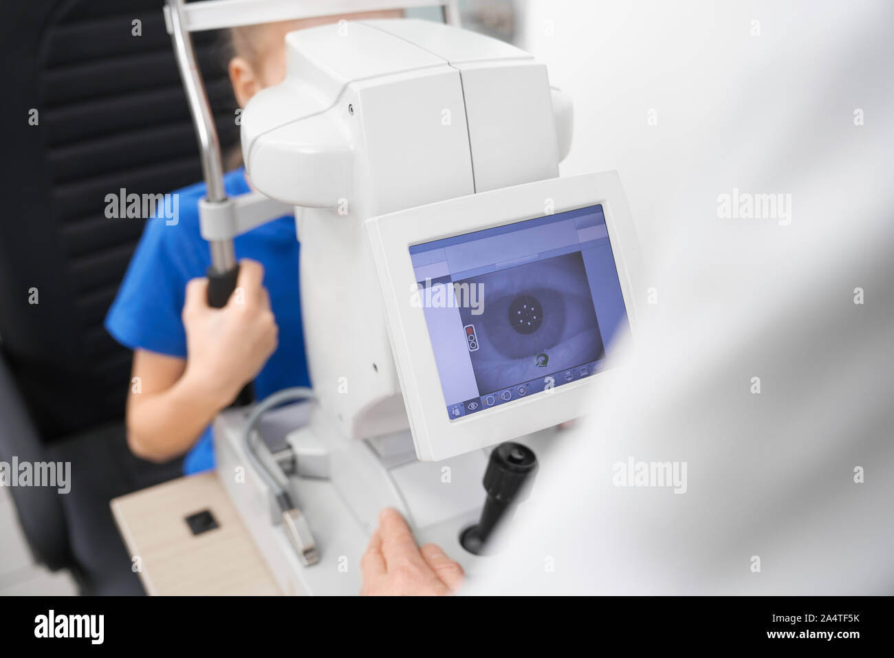 Pupil eyeglasses hi-res stock photography and images - Alamy