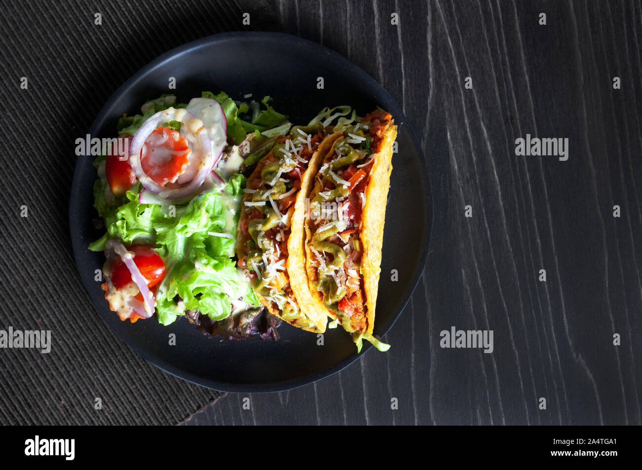 Mexican food Taco, meat delicious , Ground Beef Tacos Shells with salad ...