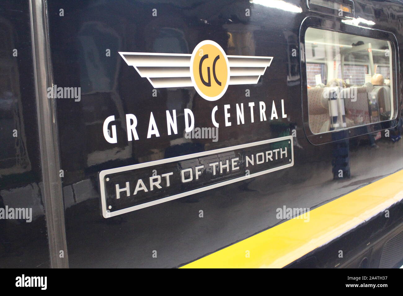 Doncaster train station platform hi-res stock photography and images ...
