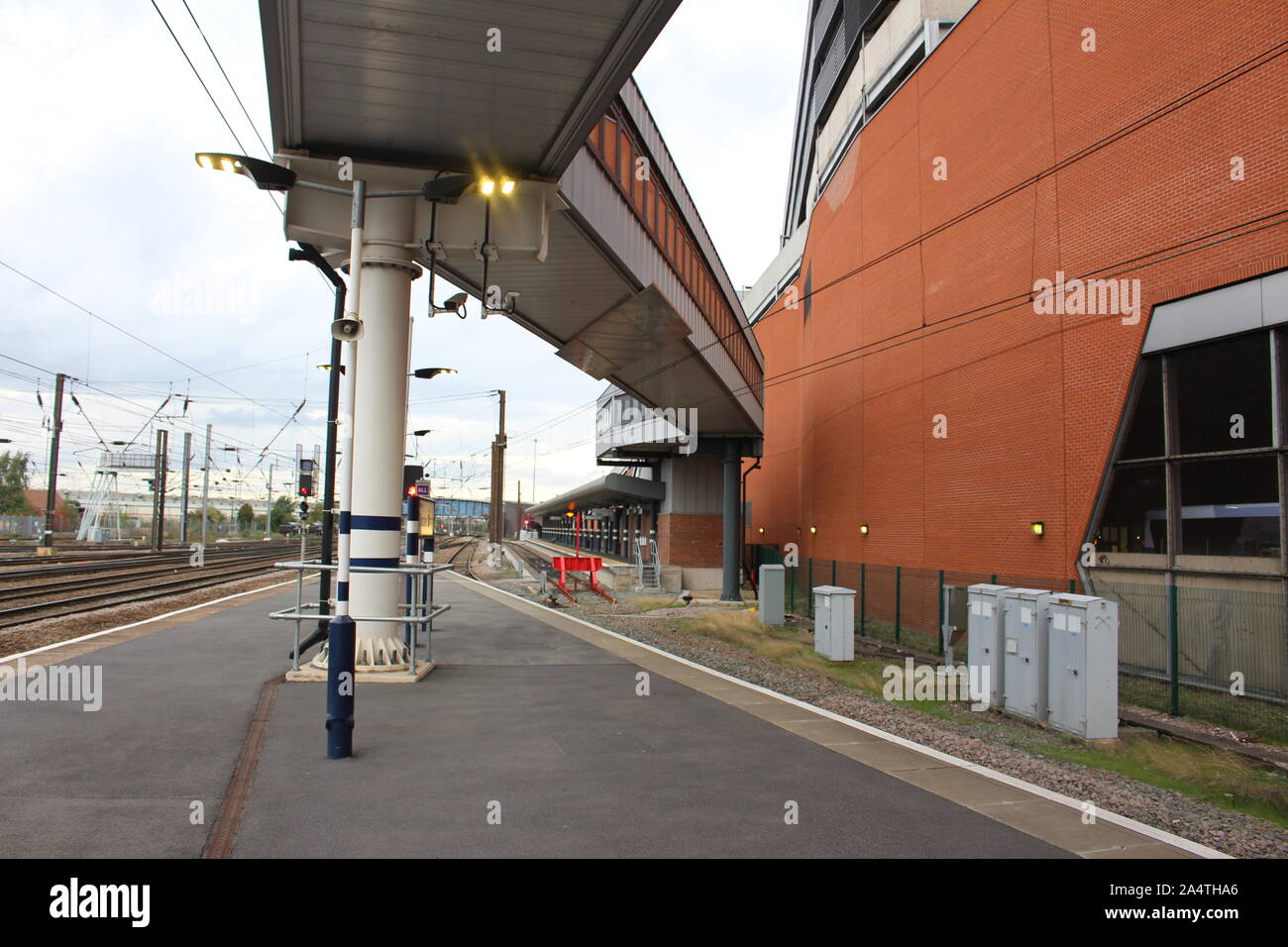 Footbridge from Platform 3b to Platform 0 at Doncaster Station Stock ...