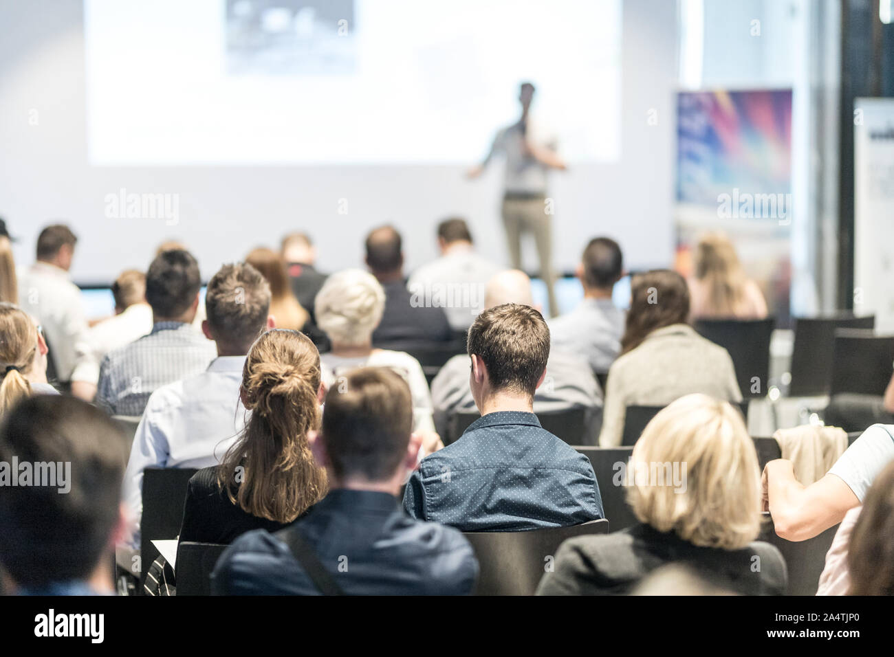 Person giving speech audience hi-res stock photography and images - Alamy