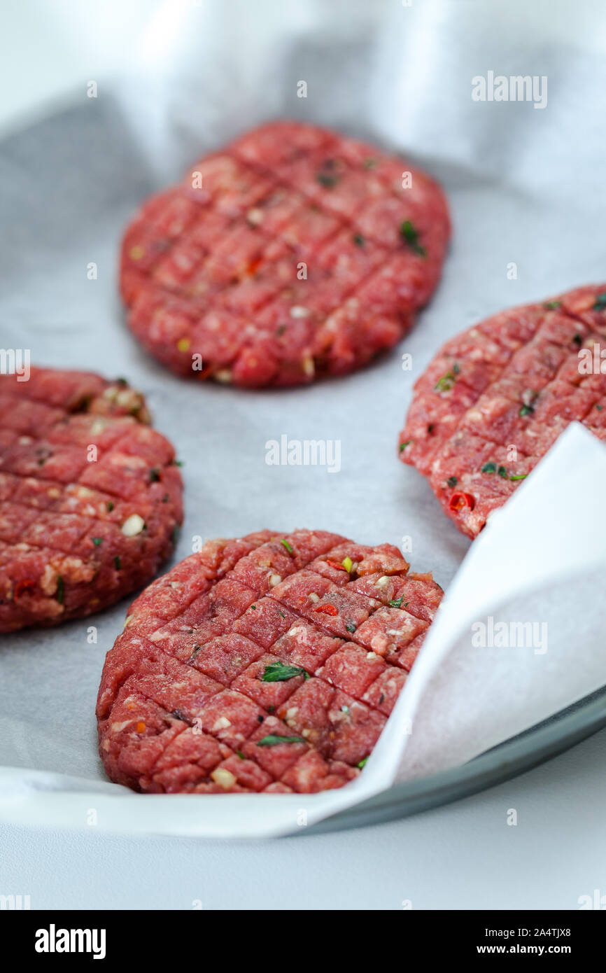 Raw minced meat for burgers Stock Photo - Alamy