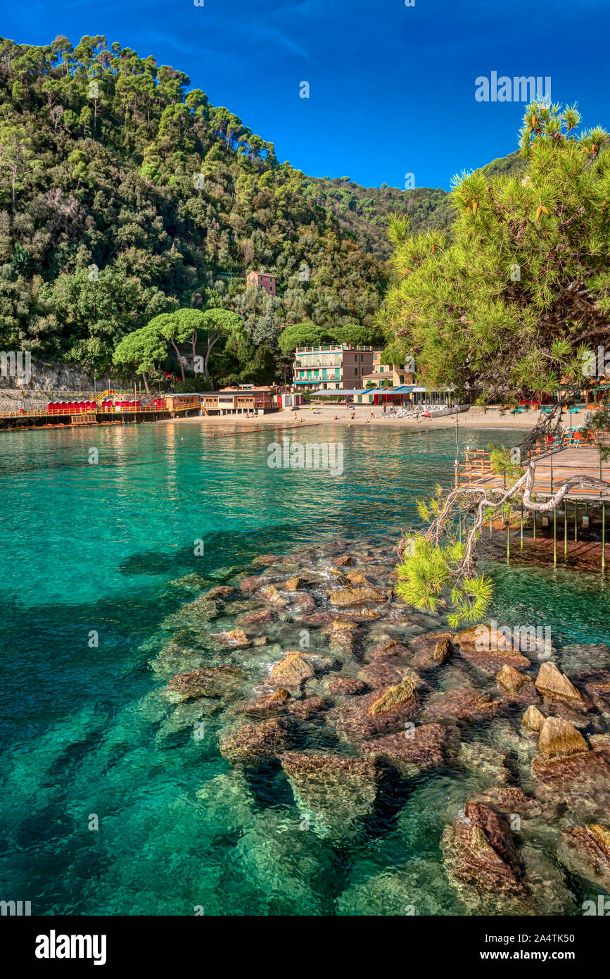 Beach in paraggi hi-res stock photography and images - Alamy