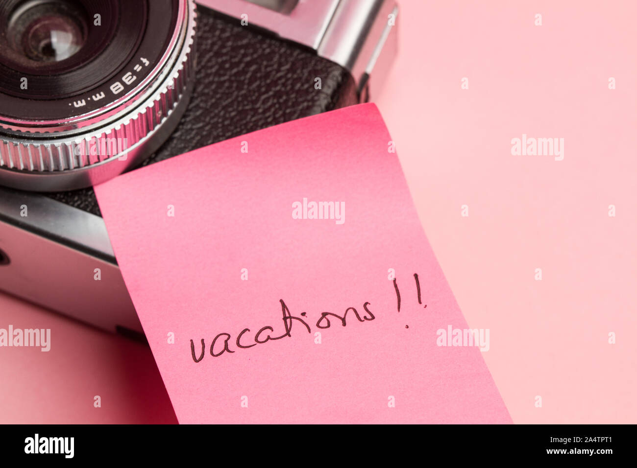 Vintage camera notebook word hi-res stock photography and images - Alamy