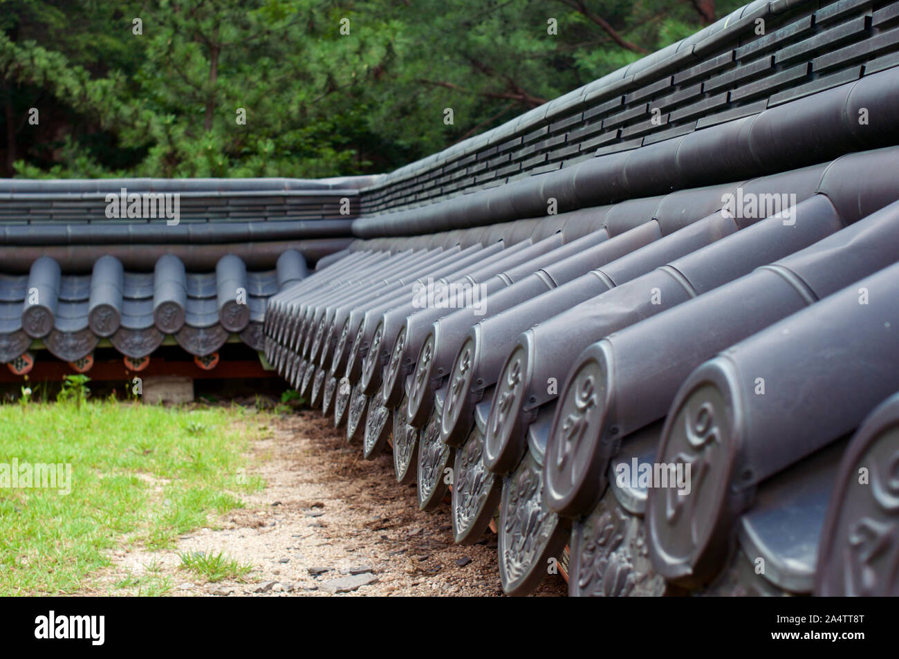 Rooftop in temple on mountain in Seoul in South Korea Stock Photo - Alamy