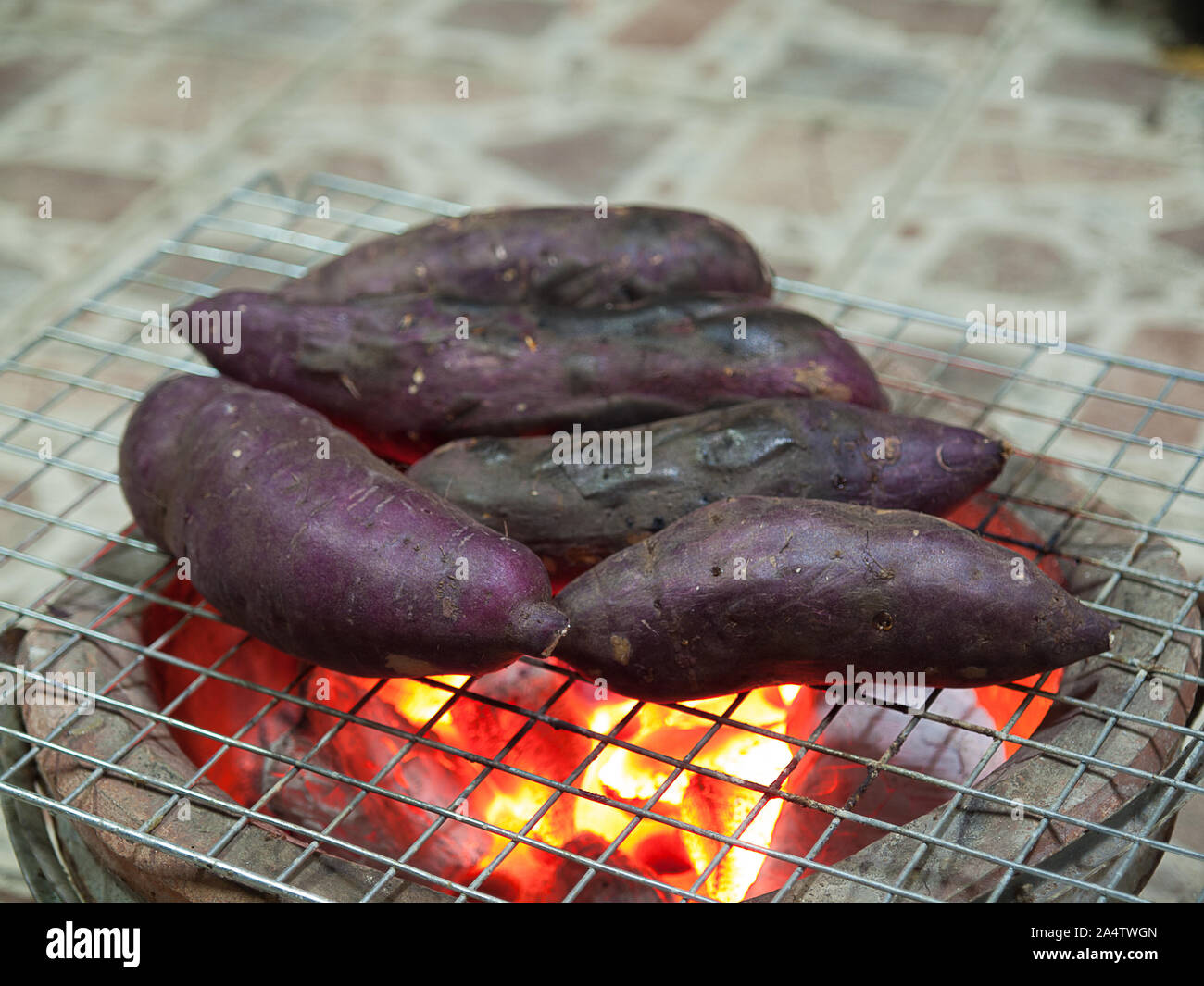 Purple yams hi-res stock photography and images - Alamy