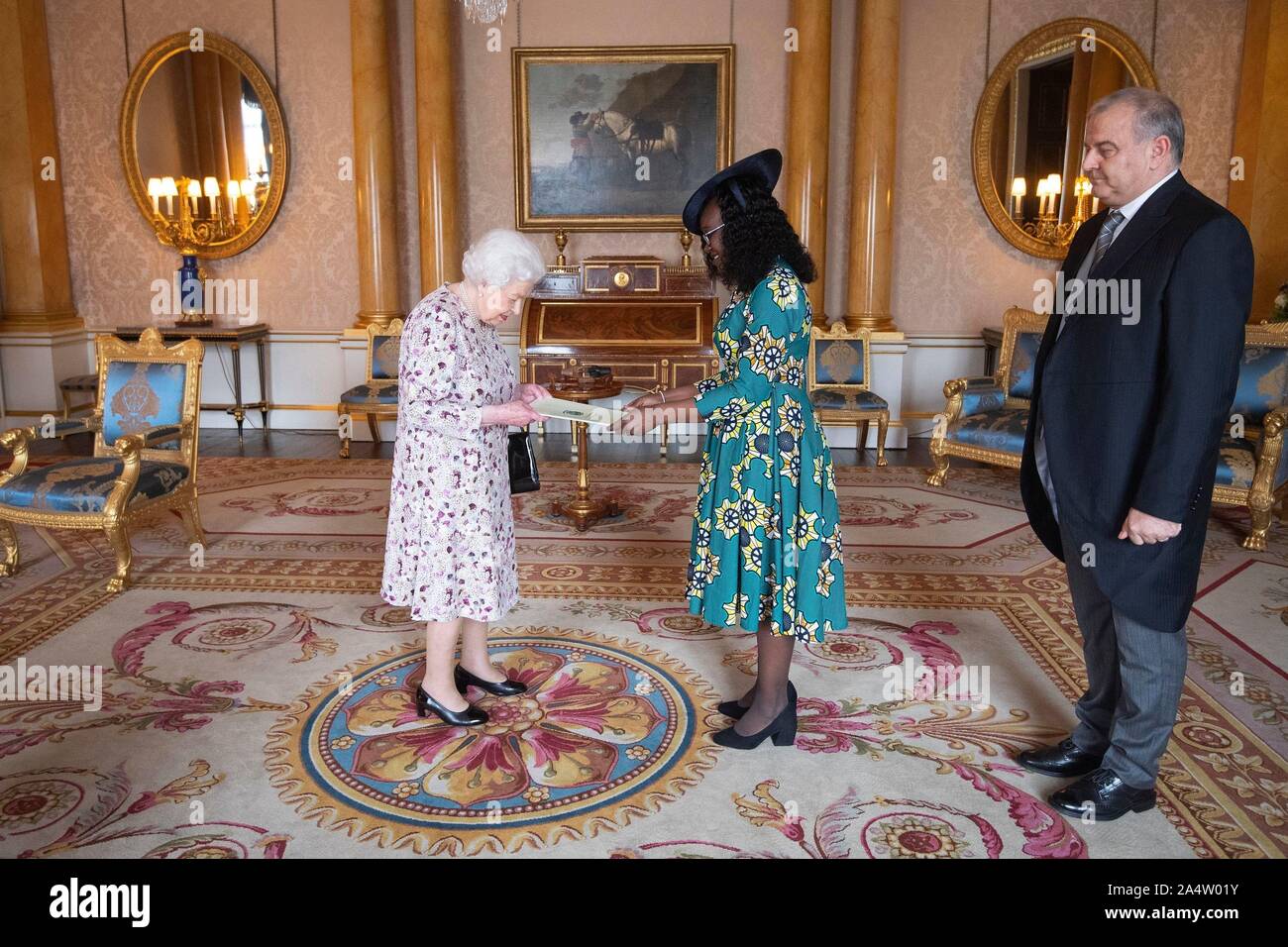 Queen Elizabeth II receives the Ambassador from the Republic of Liberia ...