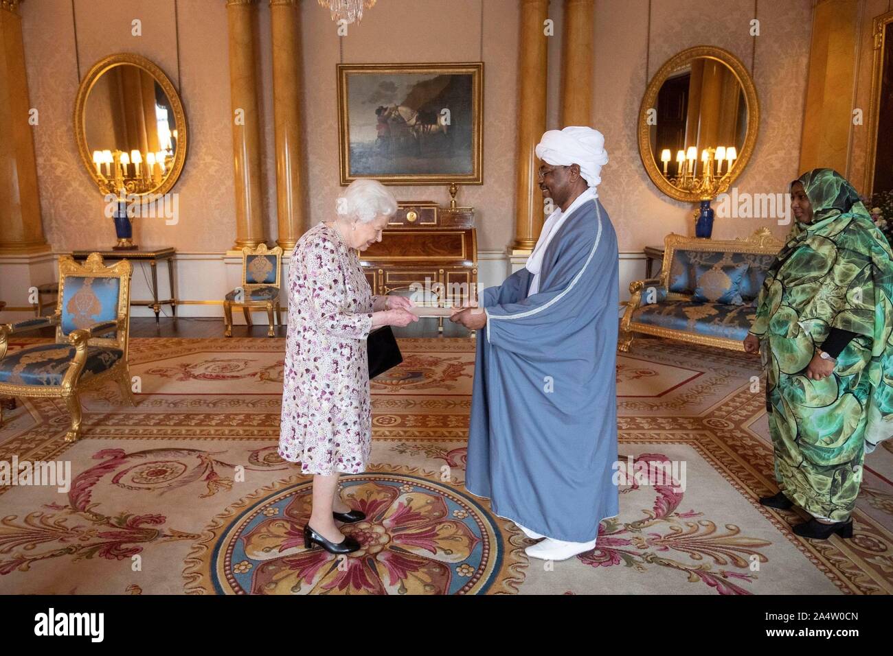 Mrs idris during a private audience at buckingham palace hi-res stock photography and images - Alamy