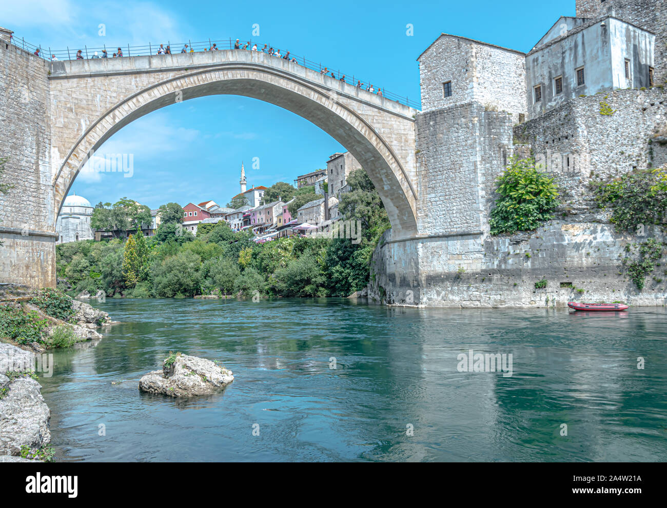 Old bridge building hi-res stock photography and images - Alamy