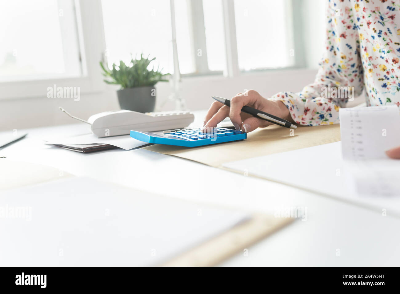 Manual calculation hi-res stock photography and images - Alamy