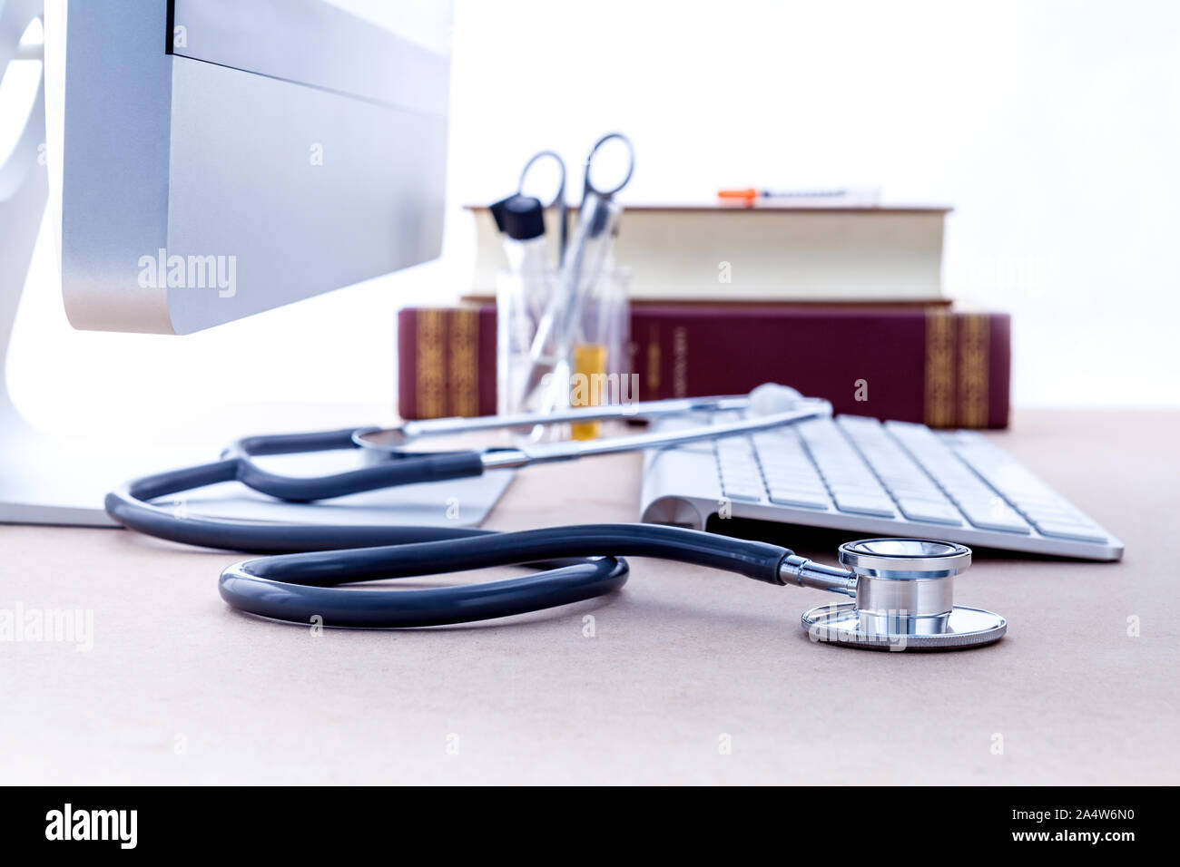 Medical textbook hi-res stock photography and images - Alamy