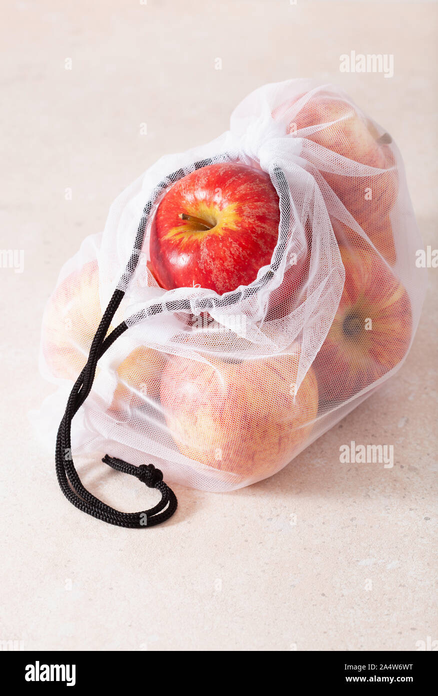apple fruits in reusable mesh nylon bag, plastic free zero waste ...