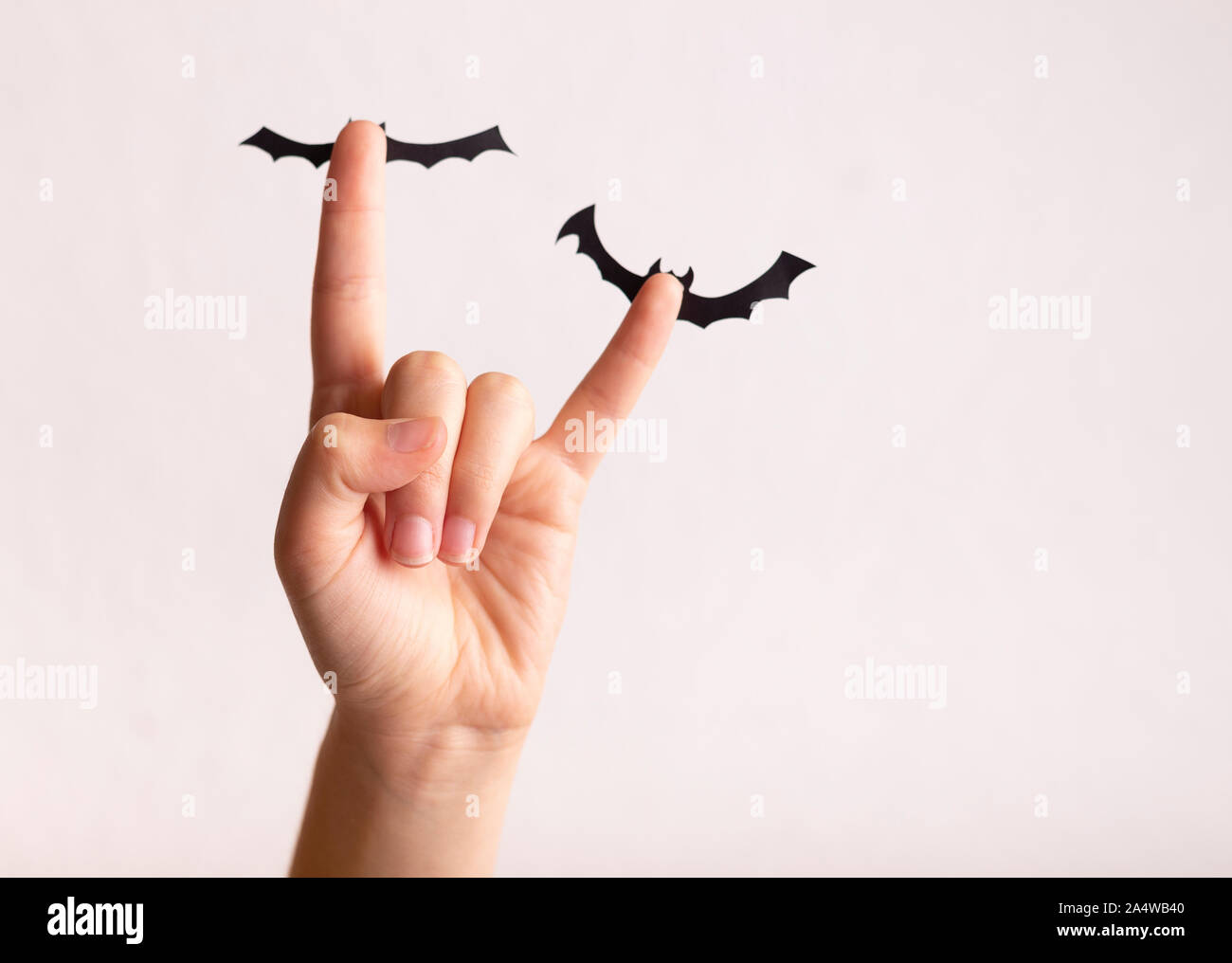 Hands holding bat hi-res stock photography and images - Alamy