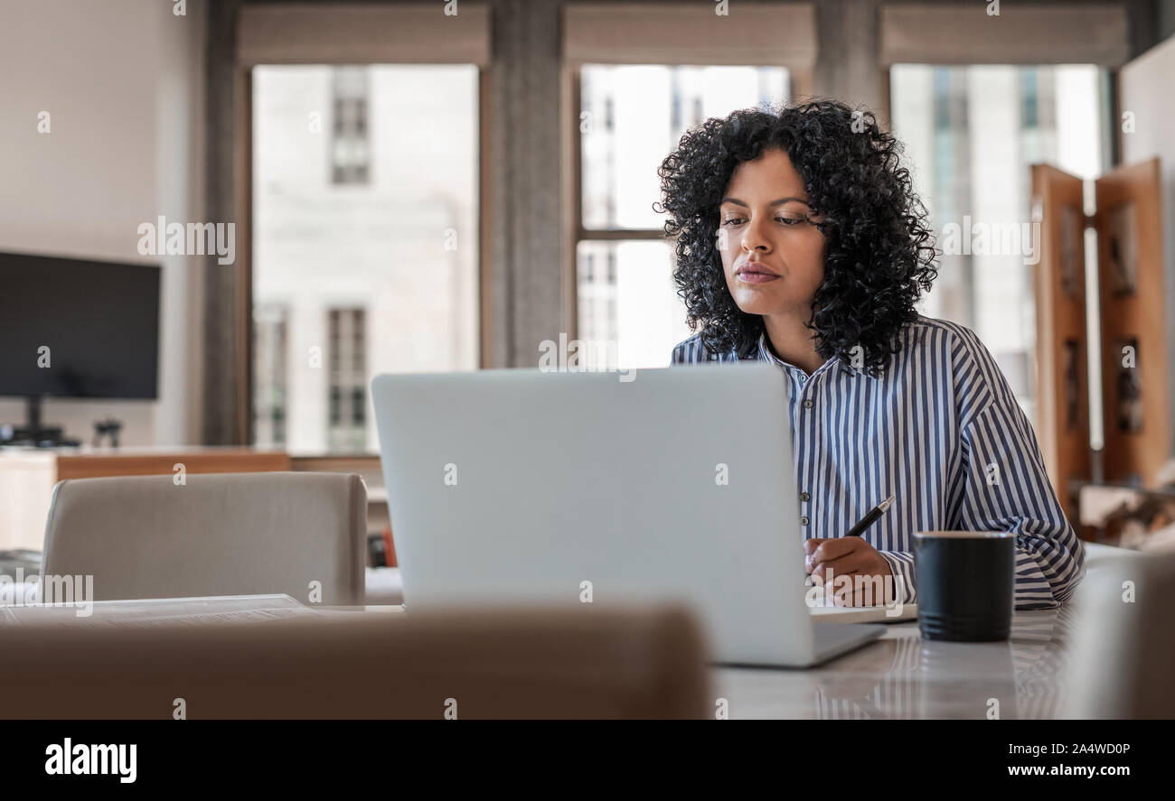 Entrepreneur comfort hi-res stock photography and images - Alamy