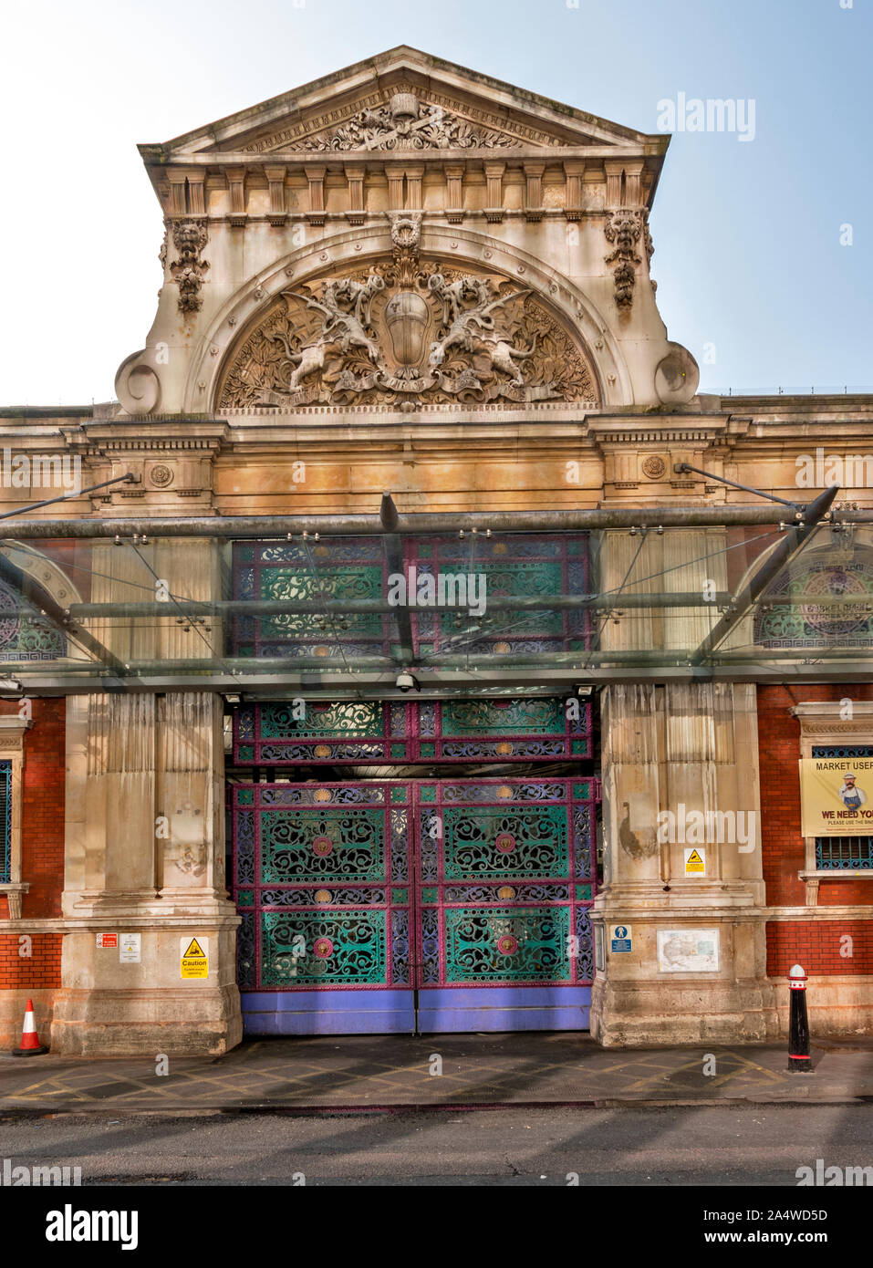 Victorian london food market historical hi-res stock photography and ...