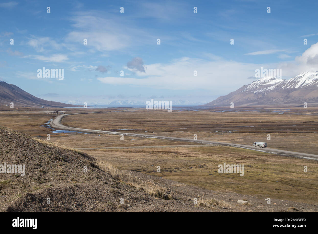 Norway svalbard spitzbergen longyearbyen hi-res stock photography and ...