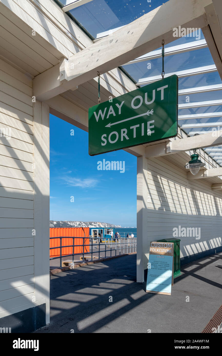 Calais to folkestone hi-res stock photography and images - Alamy