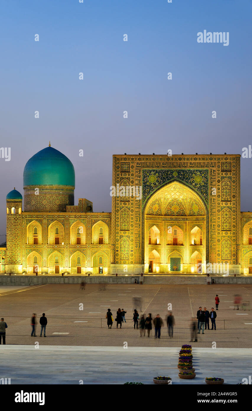 The Registan square and Tilya-Kori Madrasah. A Unesco World Heritage ...