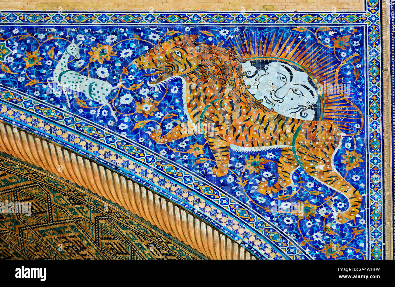 Detail of the Sher-Dor Madrasah. Registan square, a Unesco World ...