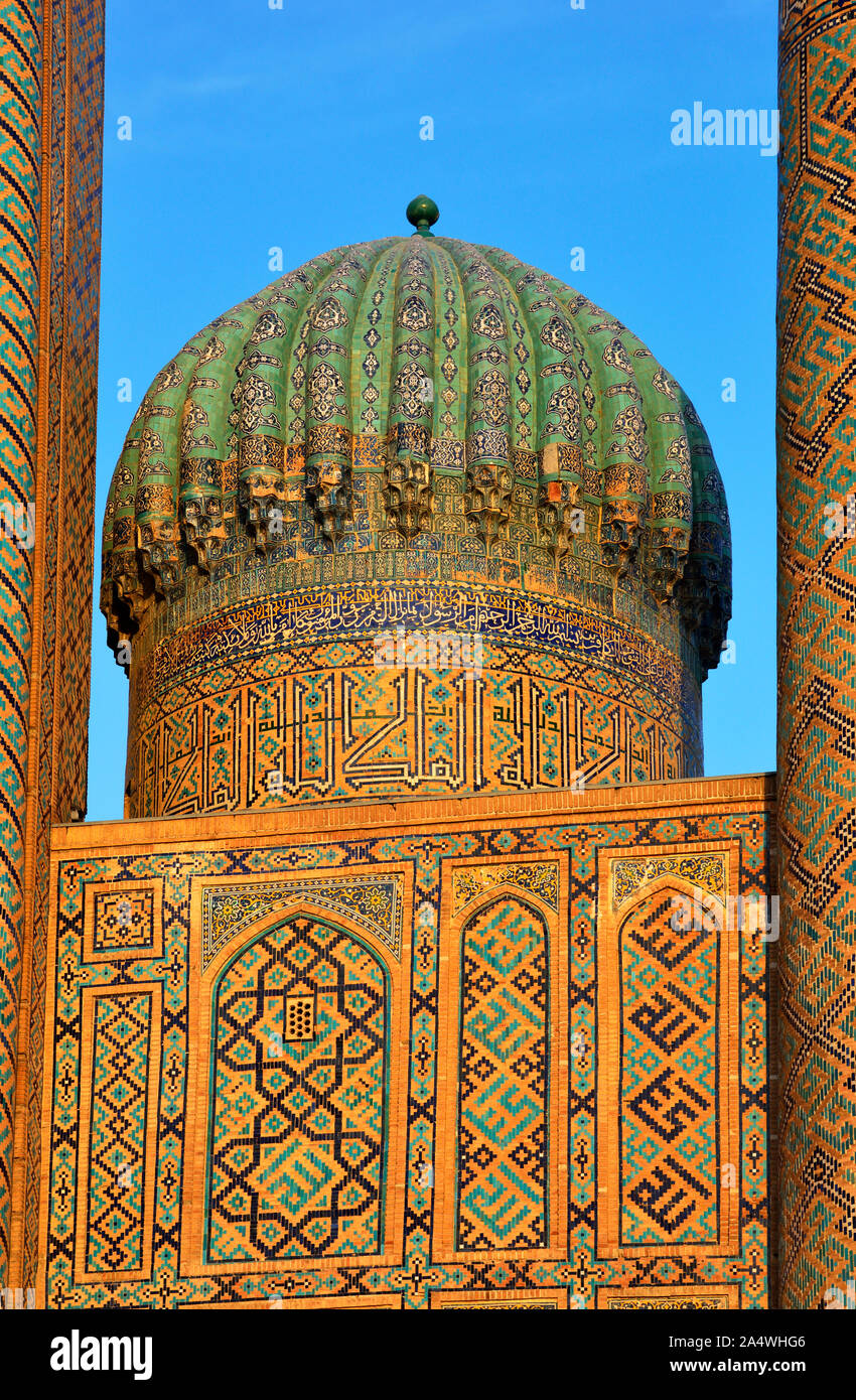 Sher-Dor Madrasah. Registan square, a Unesco World Heritage Site ...